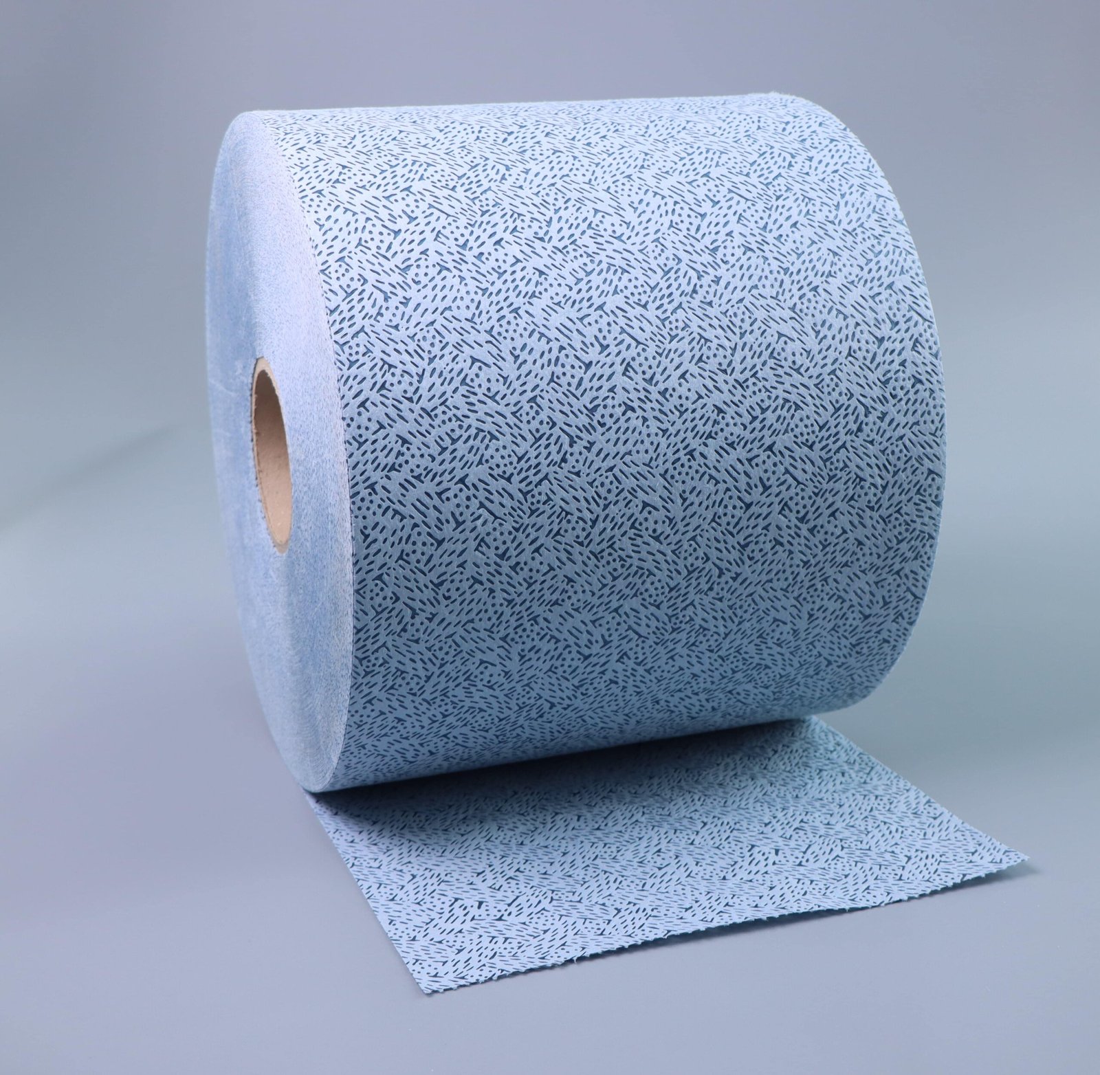 Blue Cleaning Paper Rolls for Sensitive Surfaces - Manufacturing